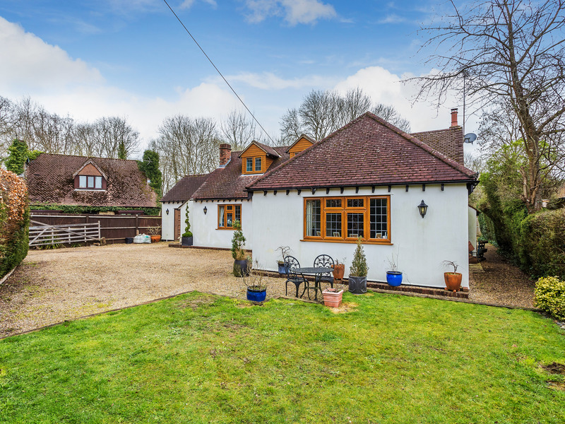 4 Bed House - Detached For Sale in East Grinstead