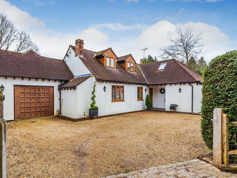 4 Bed House - Detached For Sale in East Grinstead