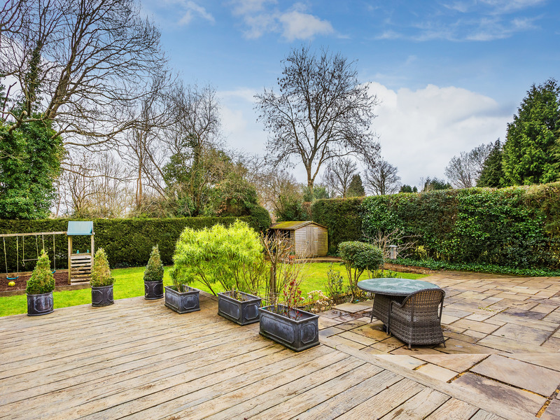 4 Bed House - Detached For Sale in East Grinstead