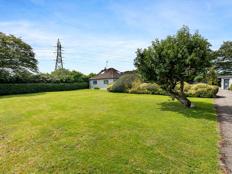 4 Bed House - Detached For Sale in Reigate