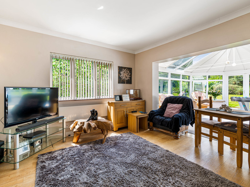 4 Bed House - Detached For Sale in Reigate