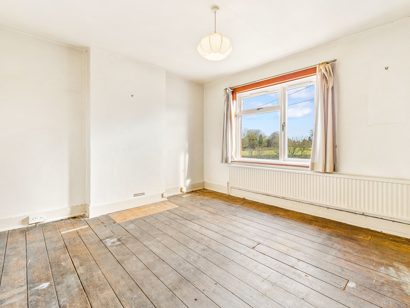 3 Bed House - Semi For Sale in Horley