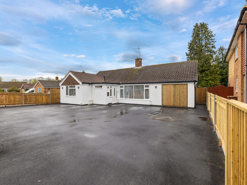 5 Bed Bungalow - Detached For Sale in Horley