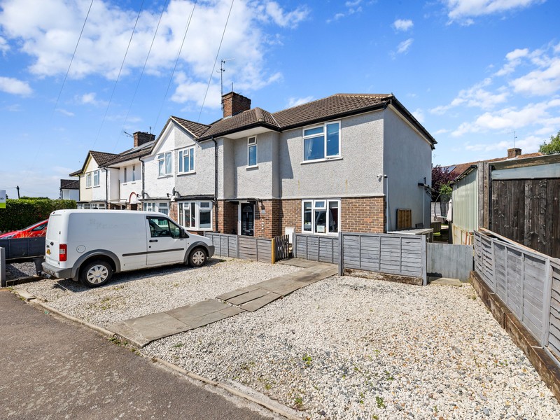 4 Bed House - End Terrace For Sale in Reigate