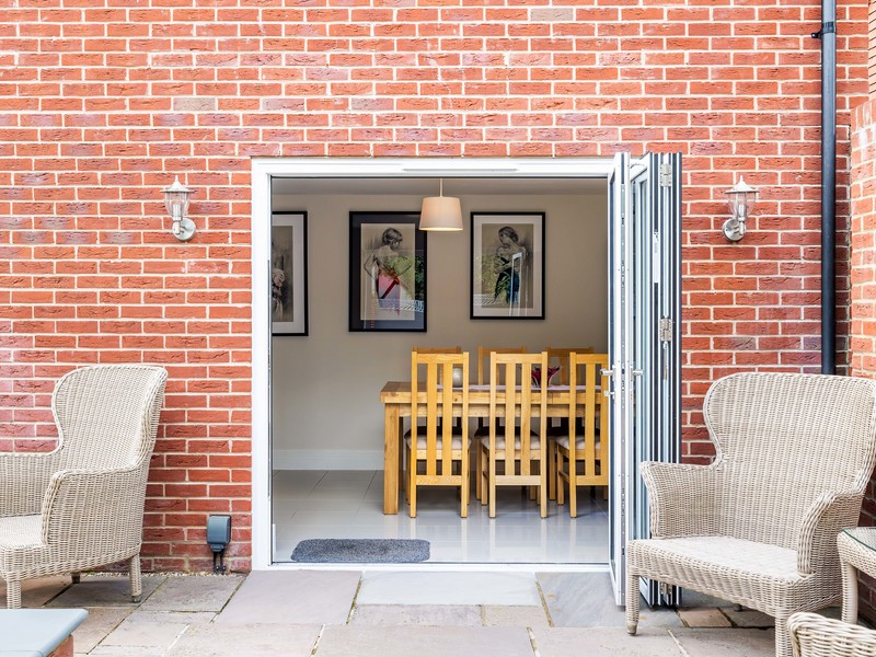 4 Bed House - Detached For Sale in Horley