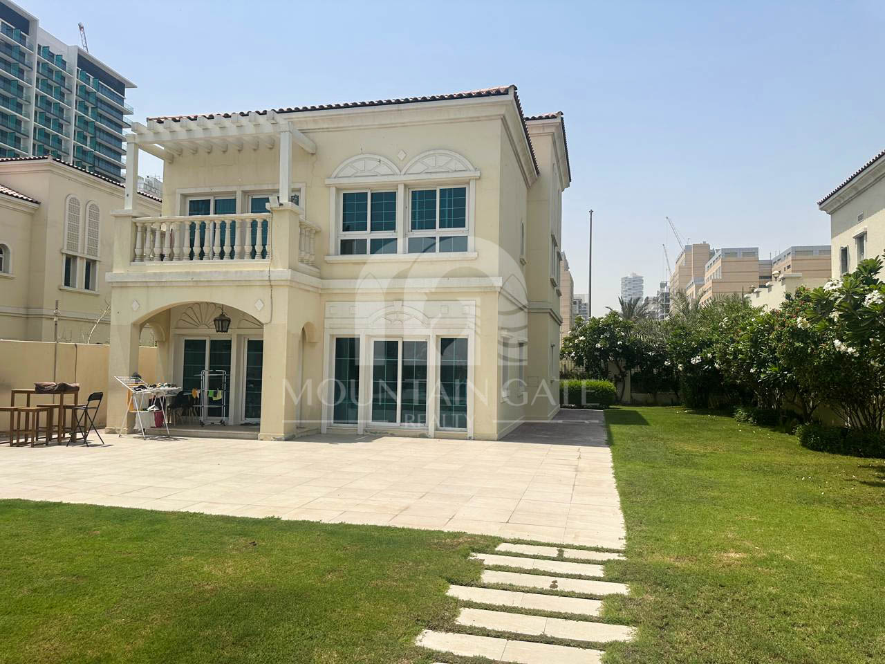 Ready Home | Large Plot | Private Pool | Maid