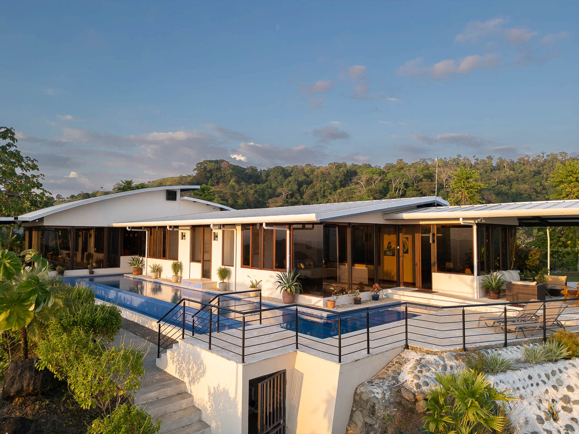 Luxurious Ocean View Estate - Casa Bendecida Pickleball Court ...