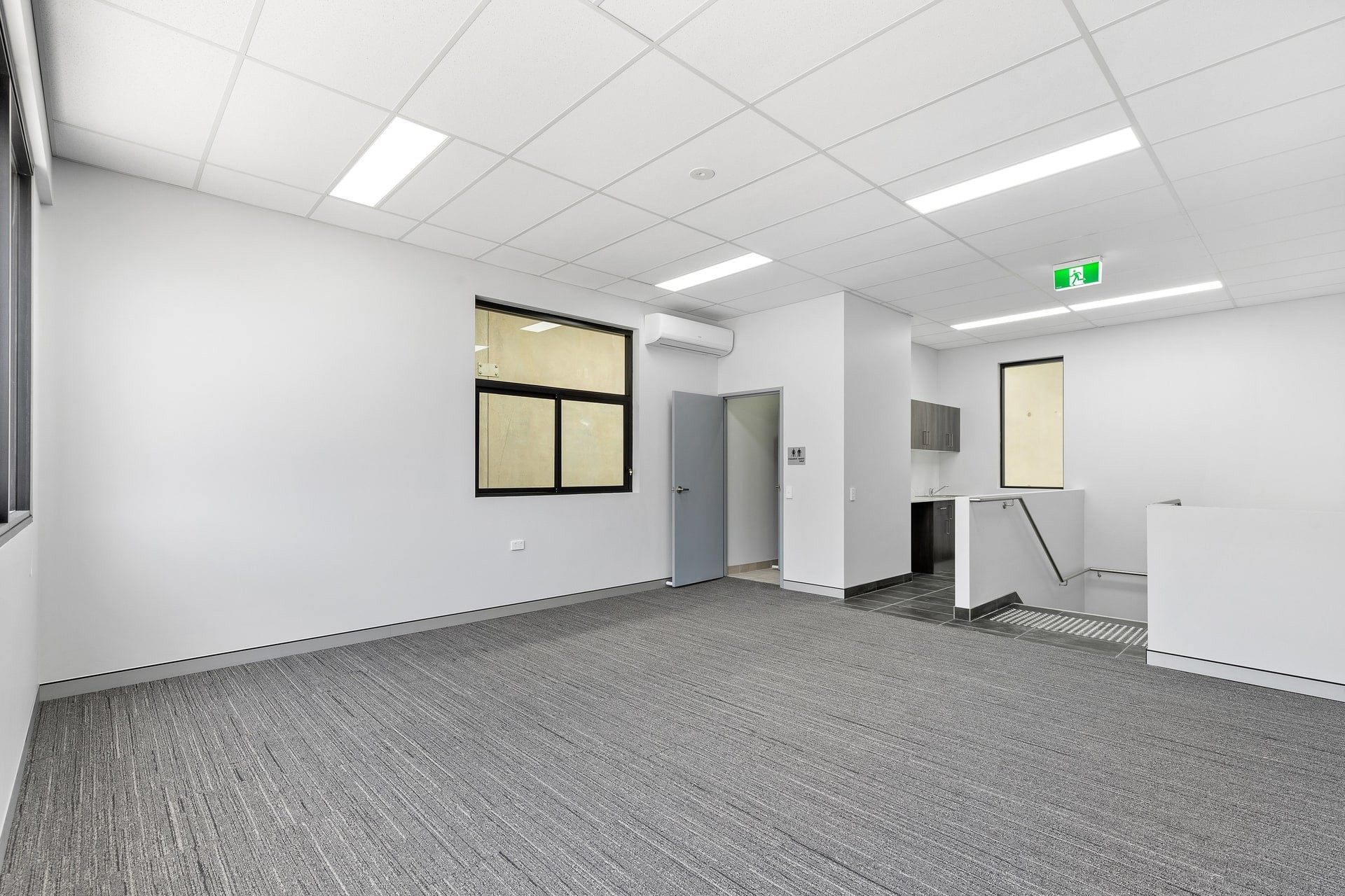 LEASED BY CHRIS WADE – MODERN INDUSTRIAL UNIT WITH MEZZANINE IN SECURE ...