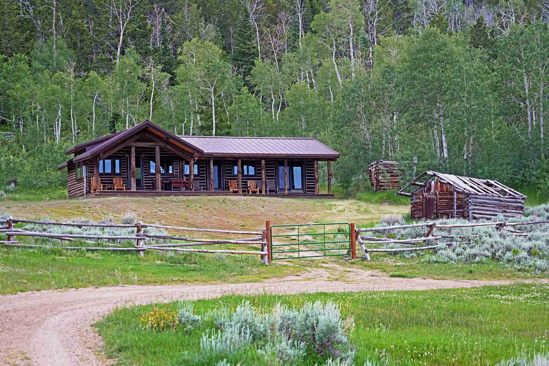 Diamond Tail Ranch - Hall and Hall