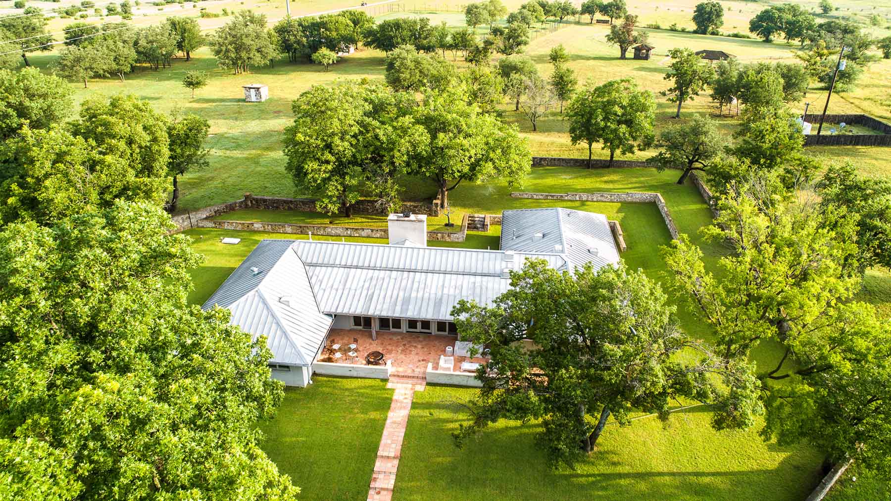 River Bluff Ranch Headquarters - Past Auction - Texas - Hall and Hall