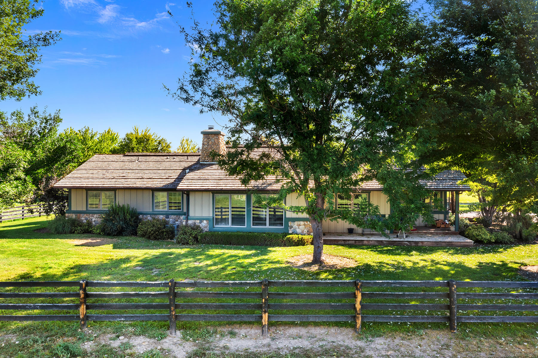 Parma Lodge and Stables - For Sale - Idaho - Hall and Hall