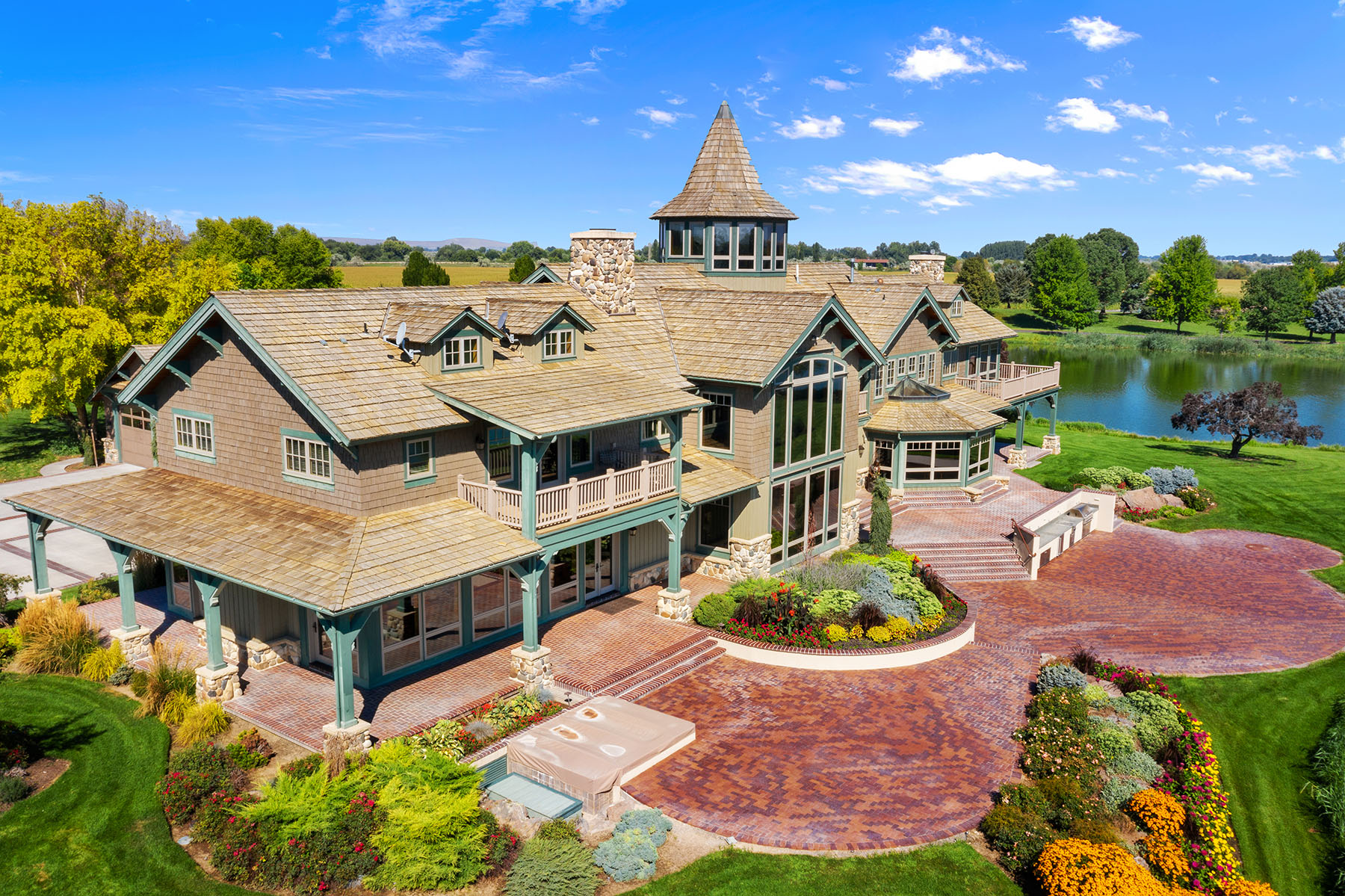 Parma Lodge and Stables - For Sale - Idaho - Hall and Hall