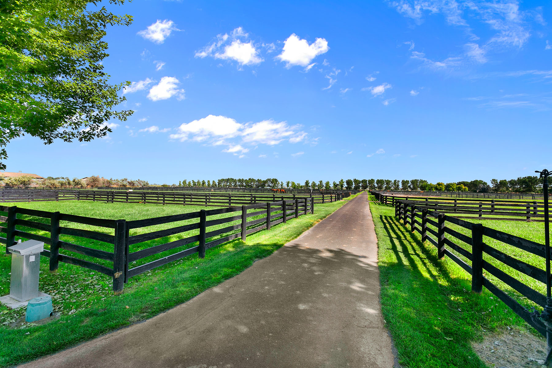 Parma Lodge and Stables - For Sale - Idaho - Hall and Hall