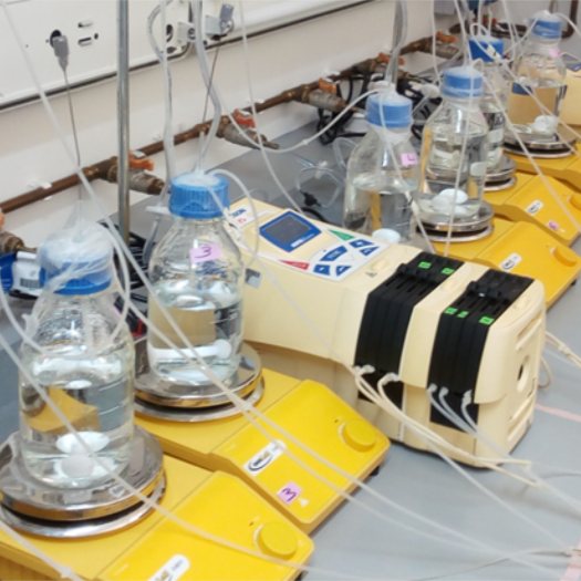 Building up chemostats for experimental eco-evolutionary studies