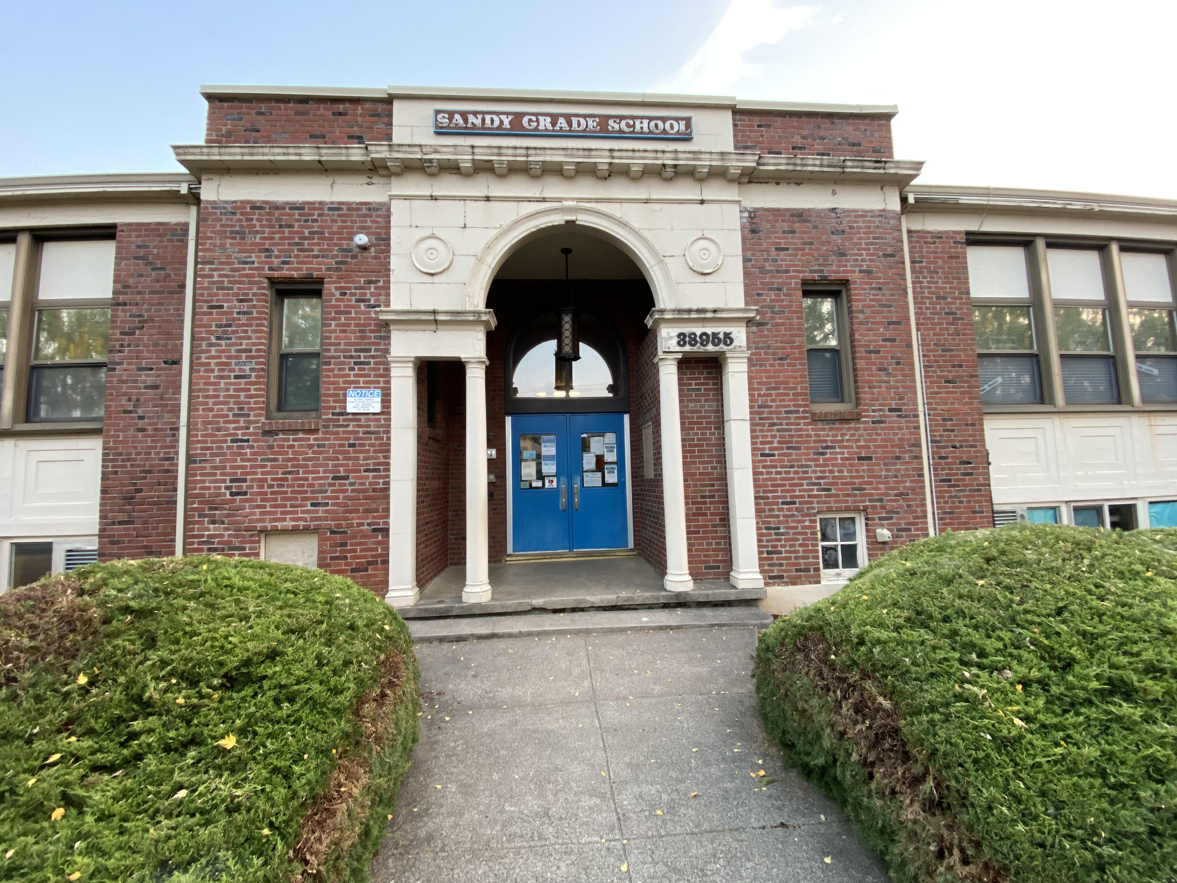 Sandy Grade School - Home