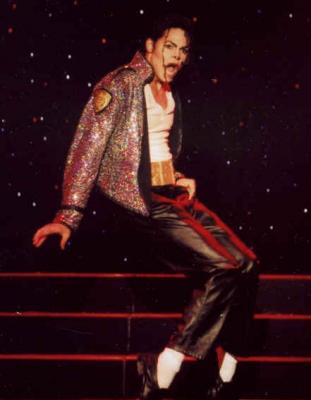 Michael Jackson Grab - He is the only one who can do a crotch grab with ...