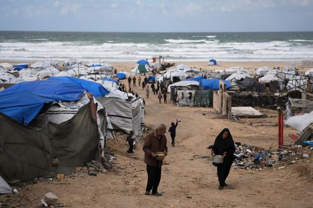 Winter rain floods Gaza camps as Netanyahu heads for US meeting ...