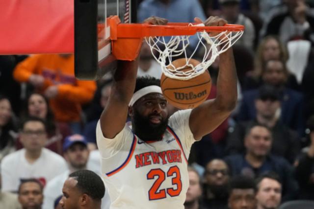 Knicks center Mitchell Robinson has a broken right pinkie finger, AP ...