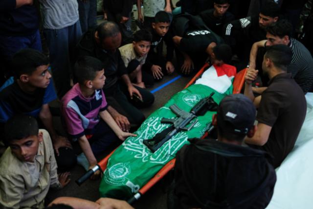 Gaza mourns 10 killed in Eid strikes as Netanyahu vows wider control of ...