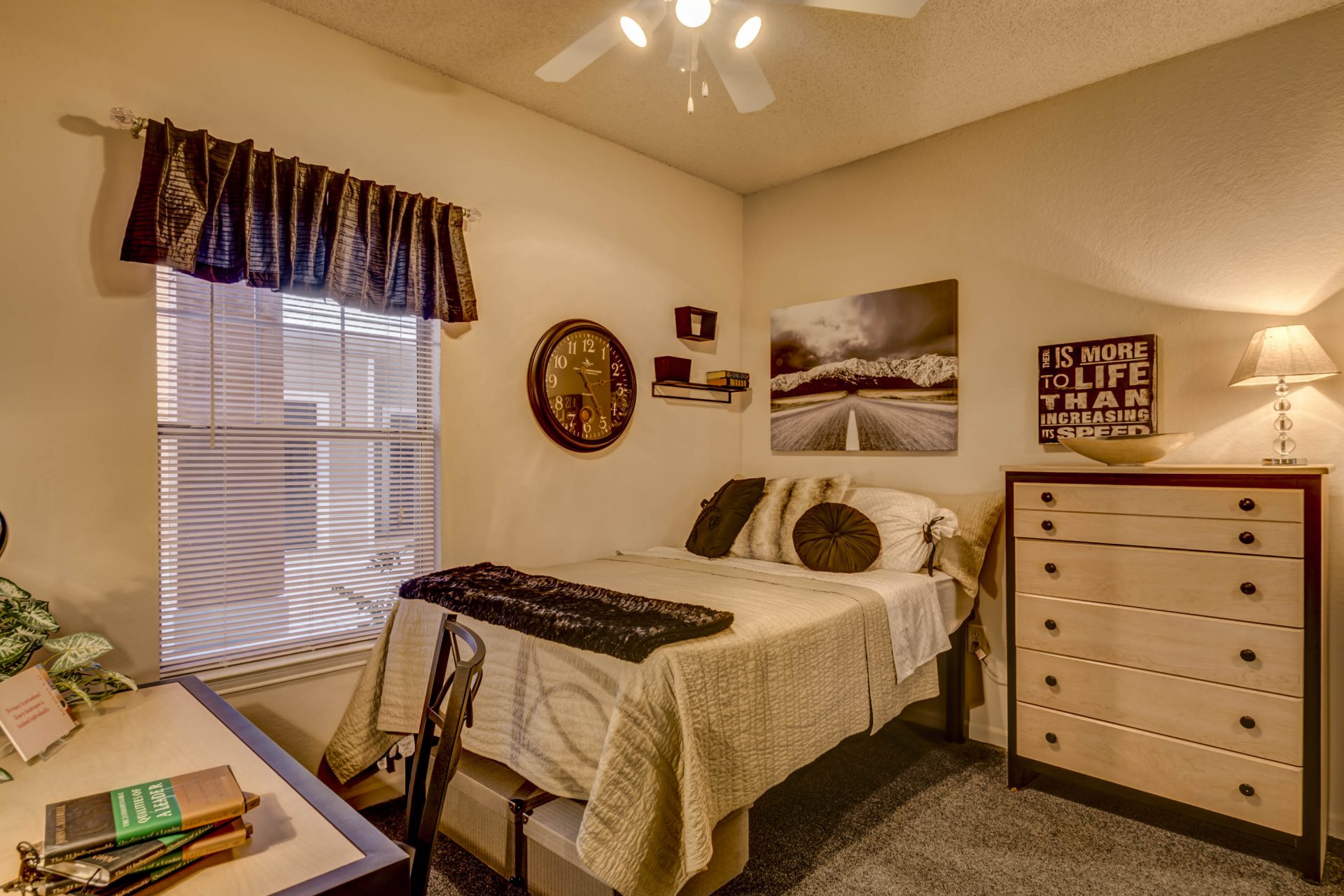 Commons at Knoxville: Off-Campus Student Housing | Knoxville, Tennessee