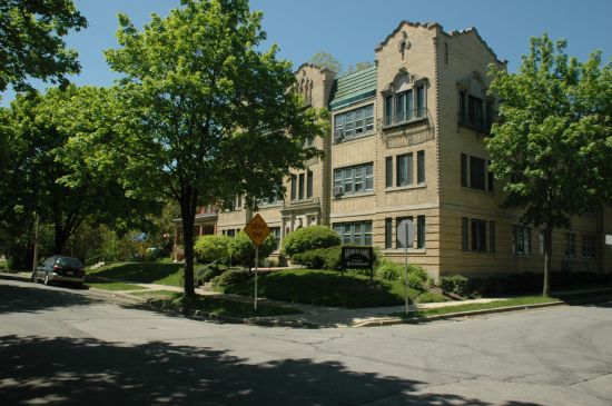 Kilbourn Knoll Historic Apartments | Milwaukee, Wisconsin