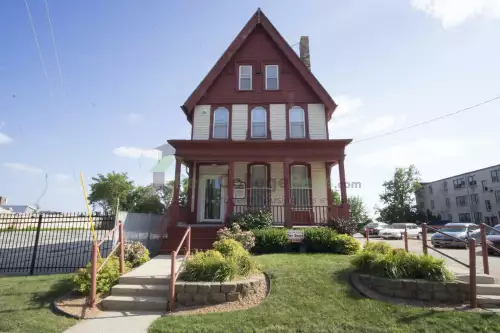 UWM Off-Campus Housing | University of Wisconsin-Milwaukee