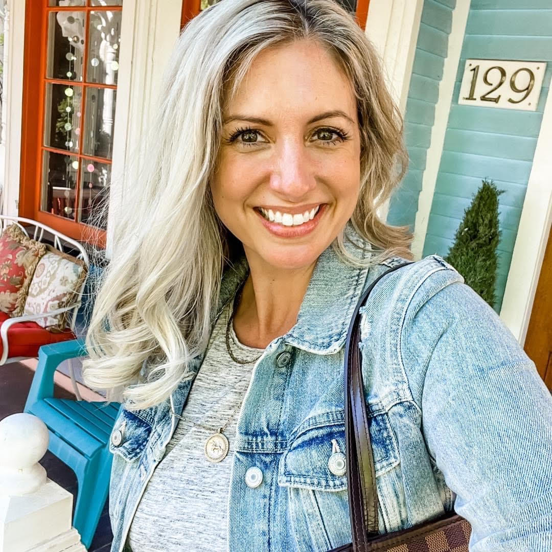 Seller -1- About - Jenn Buys 585