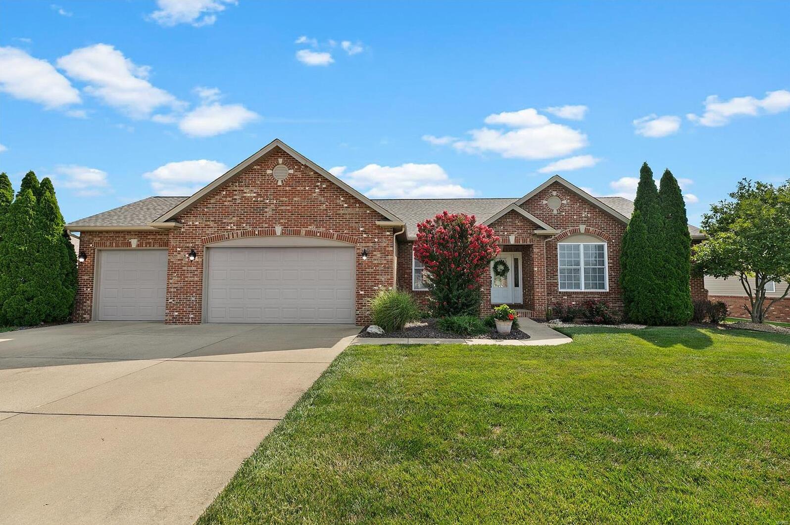 4268 Redfield Drive , Swansea, IL | MLS# 23045061