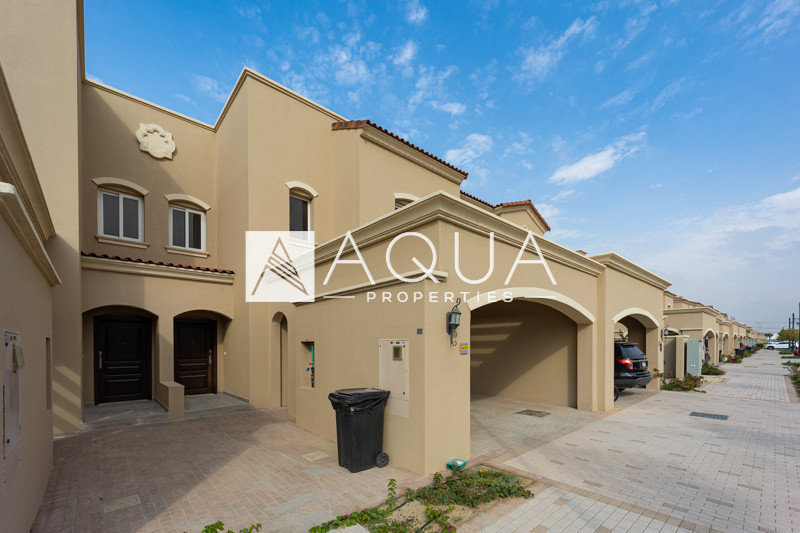 Single Row | Near Pool and Park | Landscaped villas for sale in Casa dora,