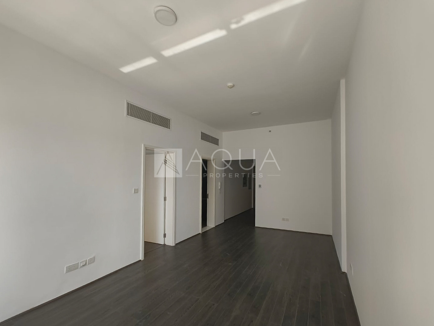 Rent In J5: Well Maintained | Managed Property | Great Layout AQ-R-25-01126