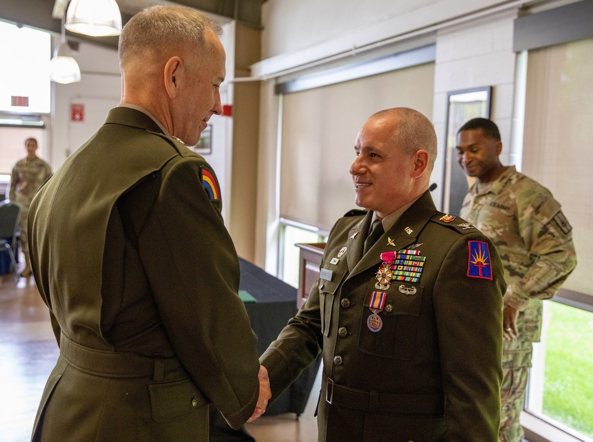 Greenwich resident Todd Bookless retires from the New York Army ...