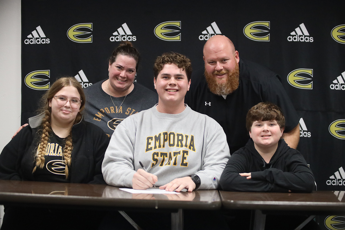 New Hornets Receive Prestigious Scholarships