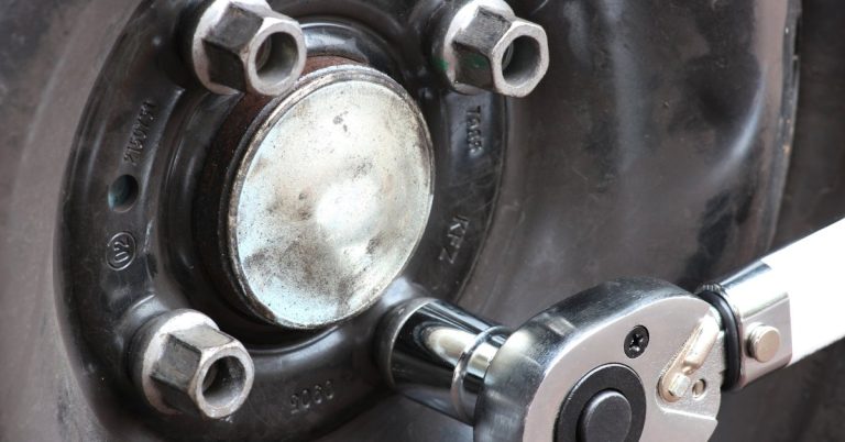 A Step-by-Step Guide to Properly Torque Your Lug Nuts
