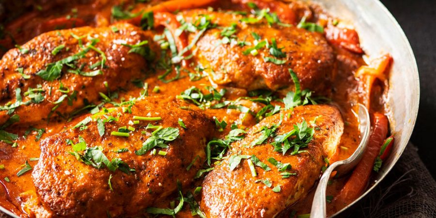 Recette de poulet sauce crémeuse aux poivrons rôtis - Véronique Cloutier