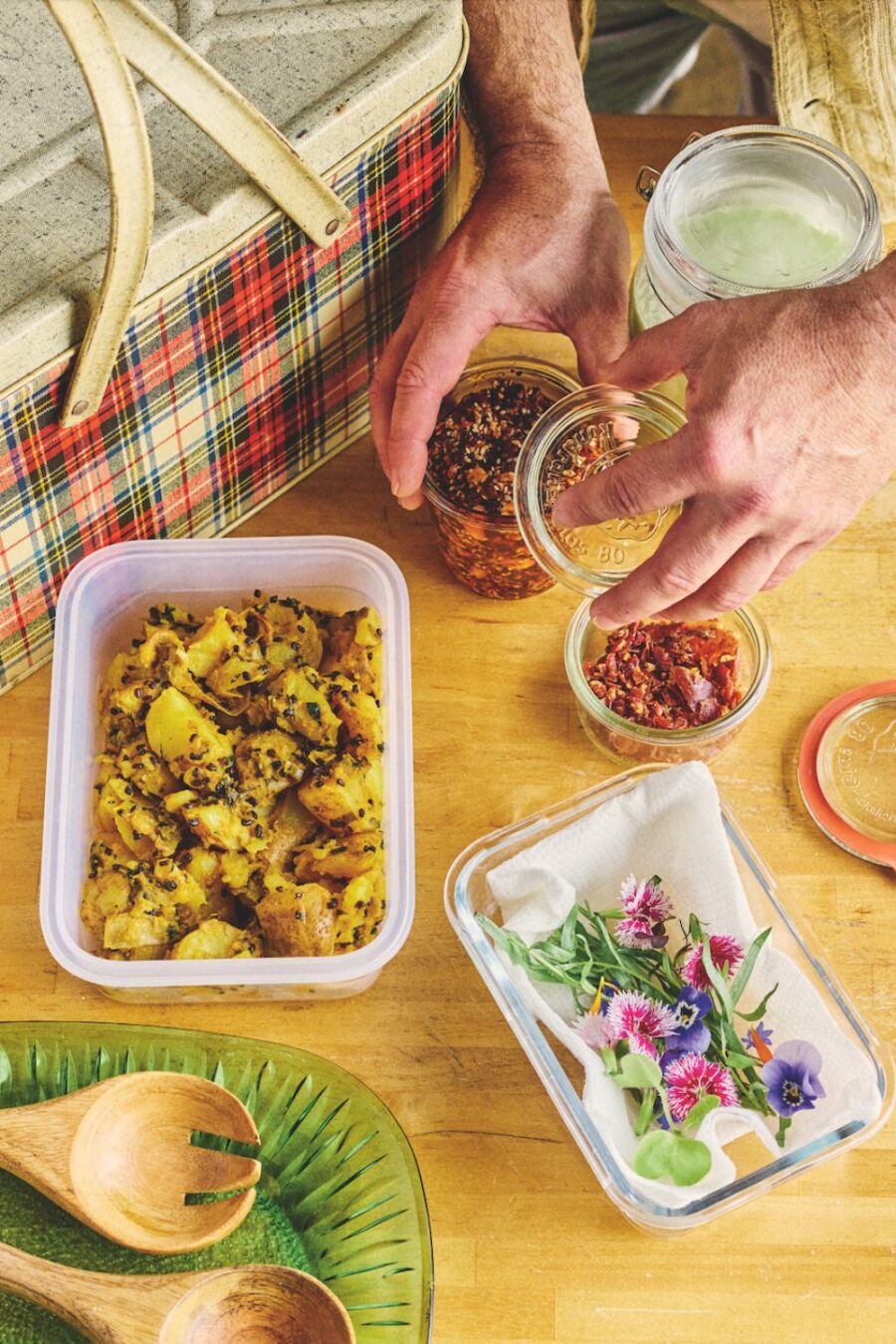 Potluck 101 : Guide de la parfaite invitée à un BBQ entre amis