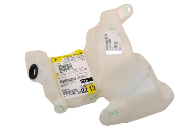 2017-2022 Chevrolet Malibu Windshield Washer Solvent Container 84763238 ...