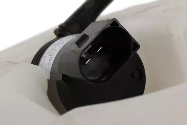 2017-2025 Chevrolet Malibu Windshield Washer Solvent Container 84763238 ...