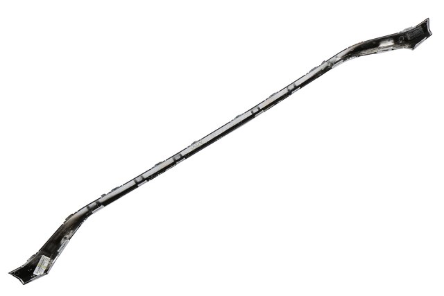 84165544 GM Exterior Bright Chrome Front Bumper Fascia Lower Molding ...