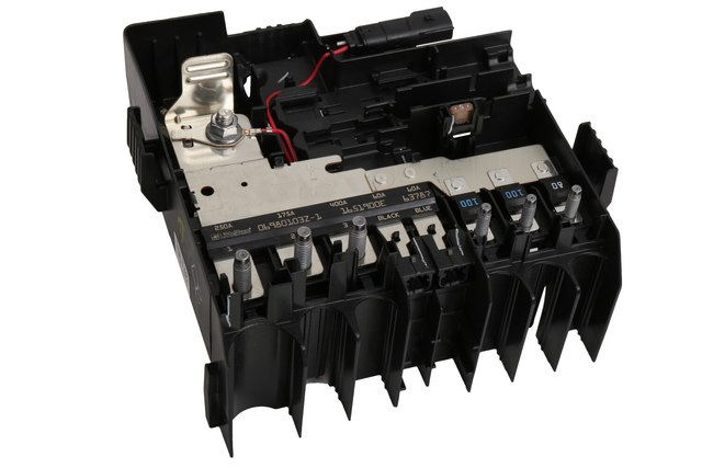 2019-2022 GM Underhood Battery Distribution Fuse Block 84646134 ...