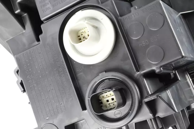 2020-2023 GMC Headlamp 86788465 | GM Parts Center