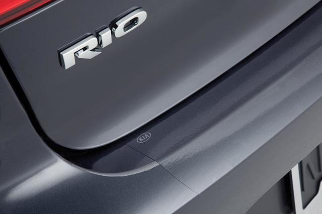 1W131-ADU02 - Rear Bumper Protector - Clear Applique 2015-2017 Kia Rio ...