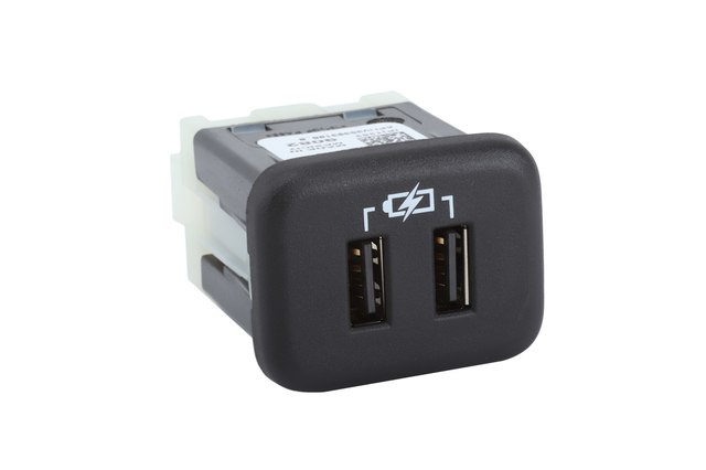 2013-2023 GM USB 2-Port Receptacle 13539082 | GMPartsDirect.com