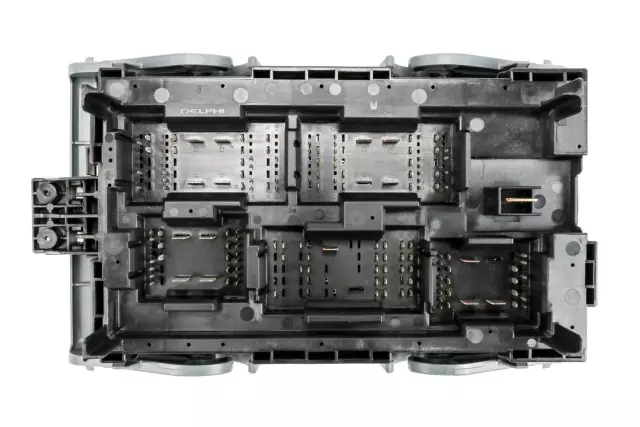 2010-2014 GM Engine Wiring Harness Junction Block 22798214 GM ...