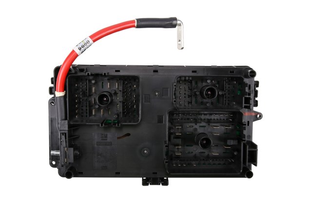 Fuses - Genuine GM Parts | GMPartsDirect.com