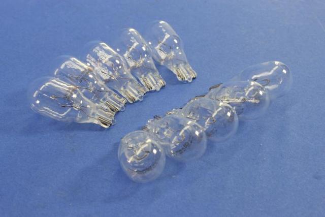 2001-2024 Mopar Lift-Gate Chmsl Bulb L0921KW16W | Mopar Estores