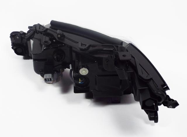 Toyota OEM Headlamp Assembly Right Part# 81110-06C40 | OEM Vehicle Parts