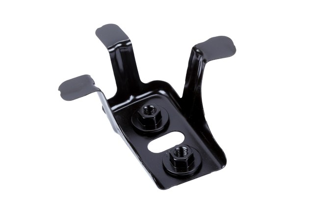 Driver Side Body Side Front Fender Rear Lower Bracket 23208388 ...