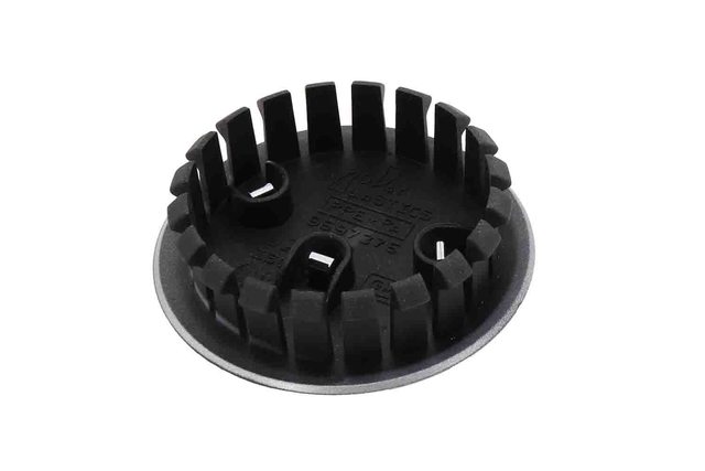 22953467 GM Button Style Center Cap in Sterling Silver with Crest Logo ...