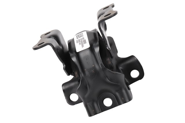 84070092 Driver Side Engine Mount 2020-2023 GM | GM Parts Club