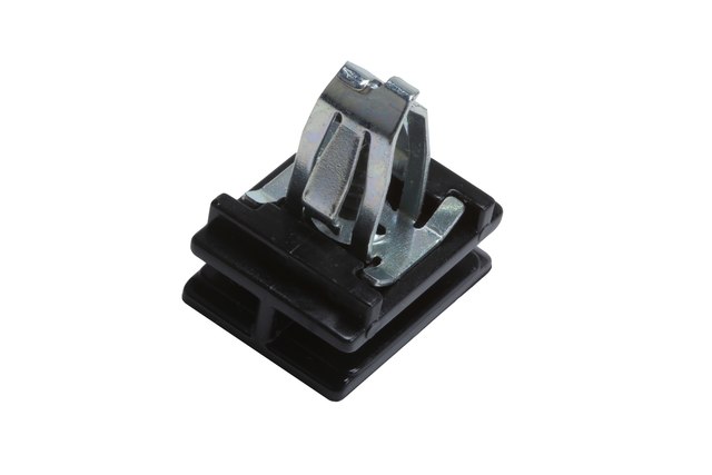 2014-2019 GM Roof Console Retainer 11546948 | TascaParts.com